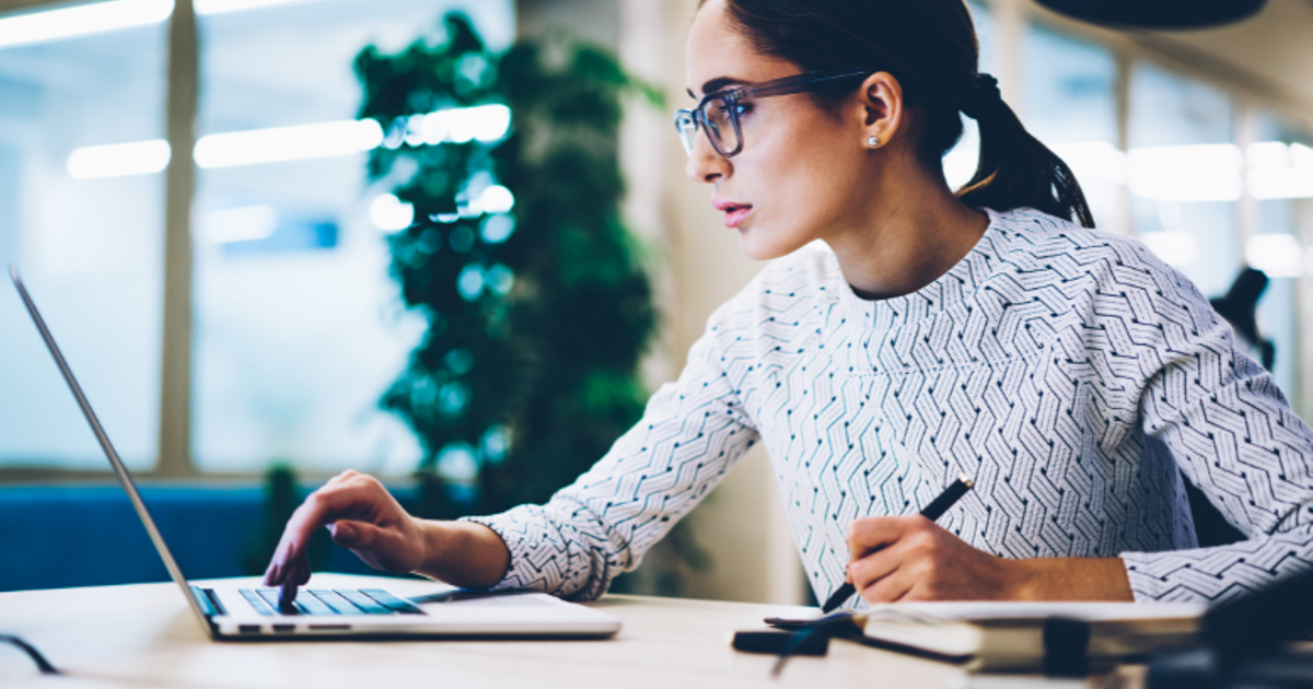 HR Data Analytics: What Is It & How Does It Work? | People HR